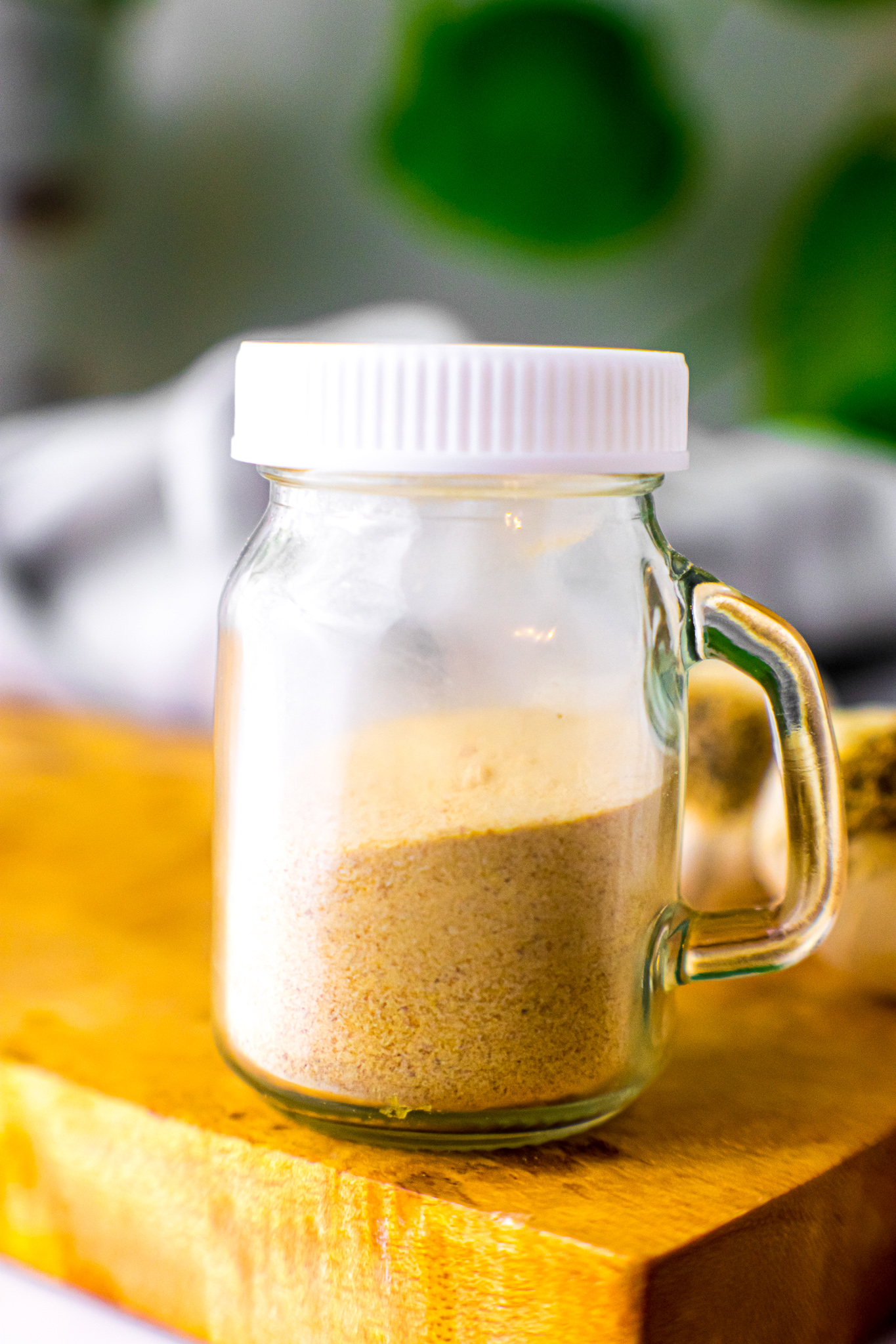 How to Make Homemade Garlic Powder - A Girl Called Adri